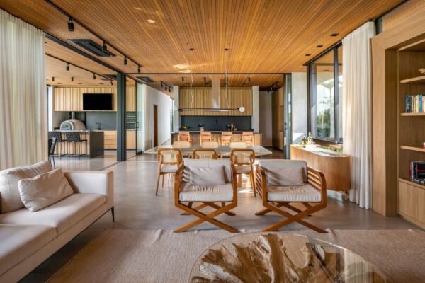 Petrus House, Minimalist Haven by Sala Squadra Arquitetura & Interiores