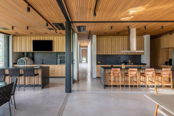 Petrus House, Minimalist Haven by Sala Squadra Arquitetura & Interiores