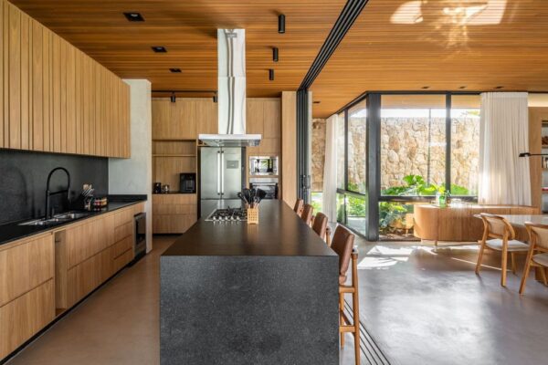 Petrus House, Minimalist Haven by Sala Squadra Arquitetura & Interiores