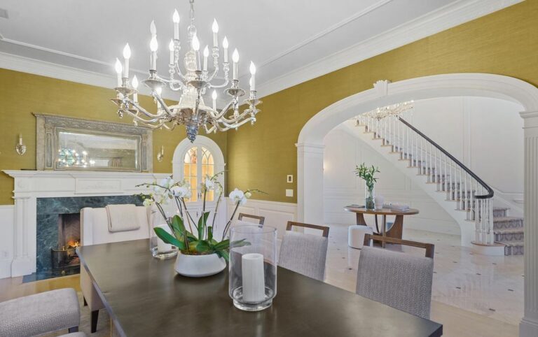 Southern Splendor Estate: A Sunlit Haven of Luxury, Privacy, and ...