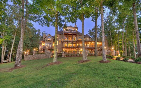 Sumptuous Lakefront Estate: Exemplifying Elegance on Lake Blue Ridge ...