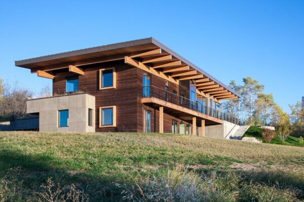 The Burrow House, Modern yet Sustainable by Ward + Blake Architects