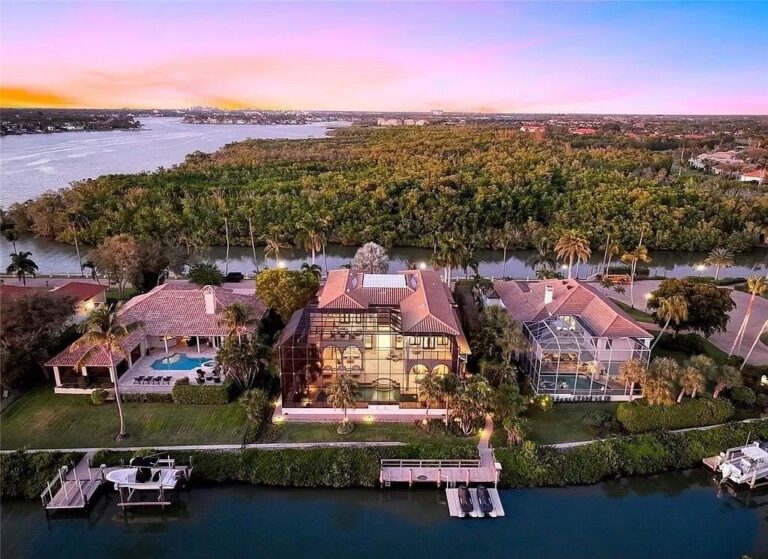 Waterfront Opulence: Exquisite $8.8M Naples Oasis on Southpointe Island
