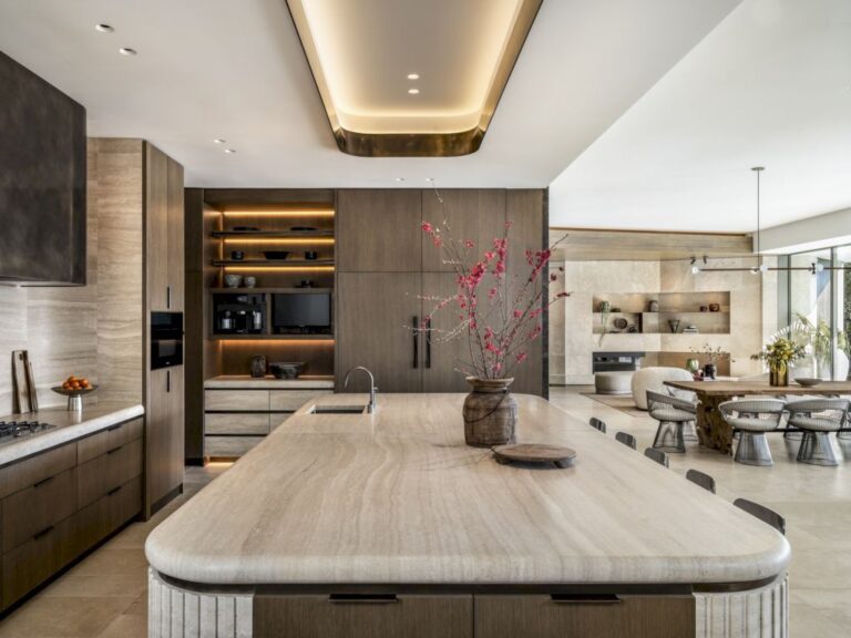 Stradella Ridge House, Harmony of Architecture and Nature by SAOTA