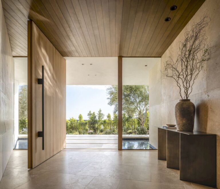 Stradella Ridge House, Harmony of Architecture and Nature by SAOTA