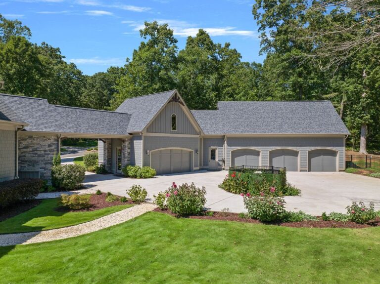 Artisan Custom Homes Creates a Stately Residence in North Carolina ...