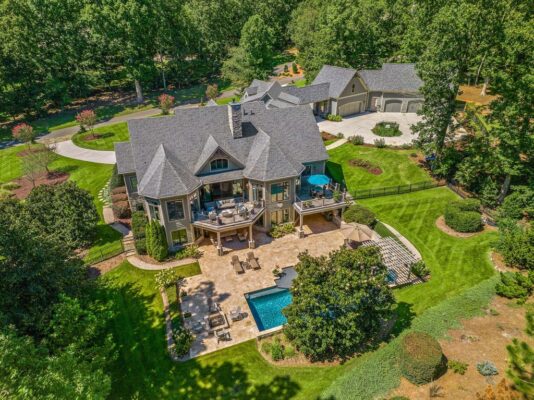 Artisan Custom Homes Creates a Stately Residence in North Carolina ...