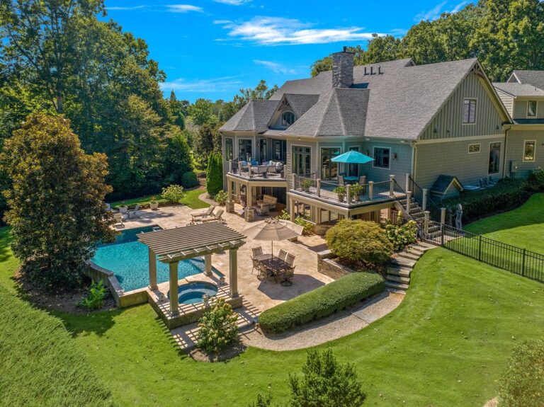 Artisan Custom Homes Creates a Stately Residence in North Carolina ...