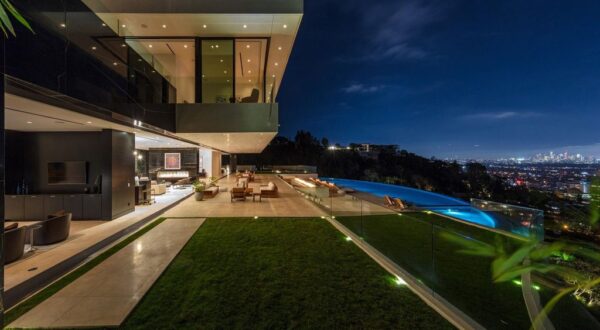 Devlin House A Spectacular Residence by McClean Design