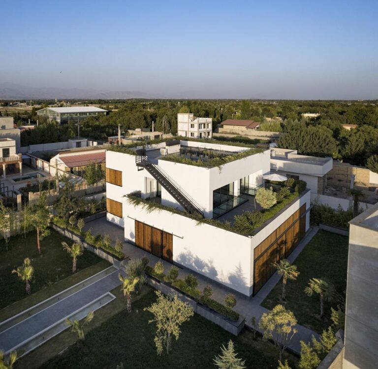 Hannah Villa, A Tranquil Haven in Hashtgerd by Eade Va Ejra