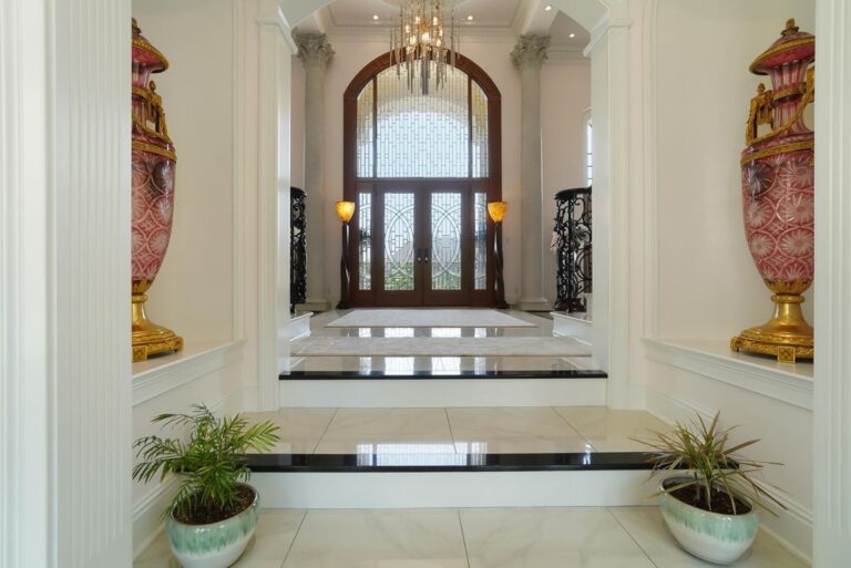 Luxury Living at Its Finest: Toebben Builders Masterpiece for $7.5 ...