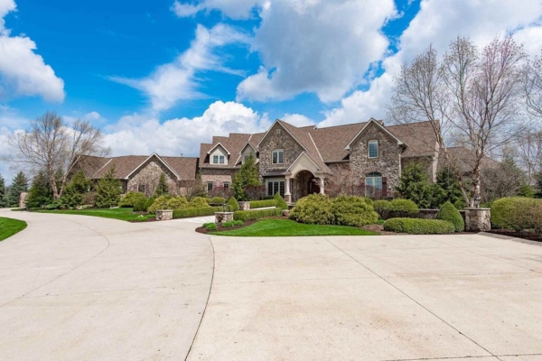 Exquisite Estate on 11 Acres in Leo, Indiana: Luxury Living in a Serene ...