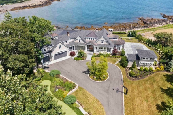 Exclusive Oceanfront Estate: Luxurious Living and Unparalleled ...