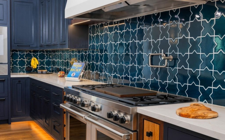 Iconic 2020 Estate with Resort-Style Amenities and Spectacular Design ...