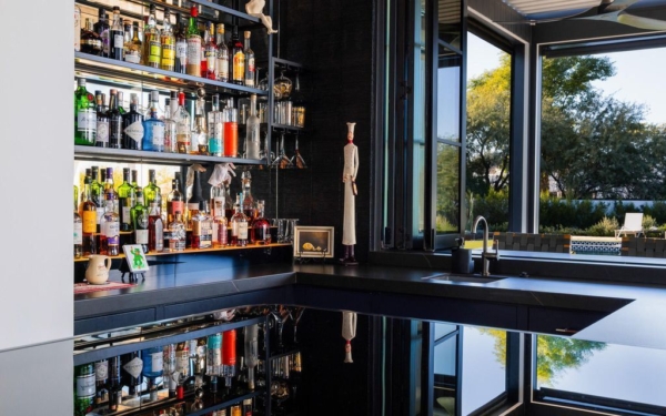 Iconic 2020 Estate with Resort-Style Amenities and Spectacular Design ...