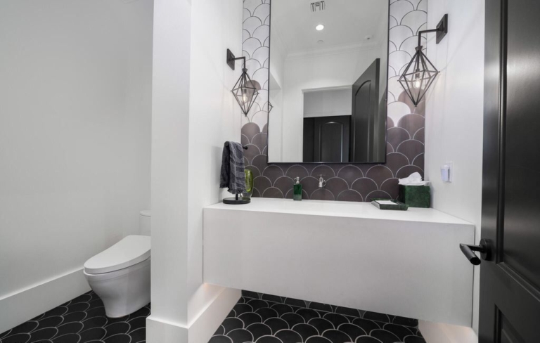 Iconic 2020 Estate with Resort-Style Amenities and Spectacular Design ...