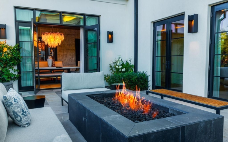 Iconic 2020 Estate with Resort-Style Amenities and Spectacular Design ...