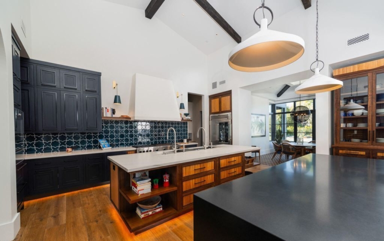 Iconic 2020 Estate with Resort-Style Amenities and Spectacular Design ...