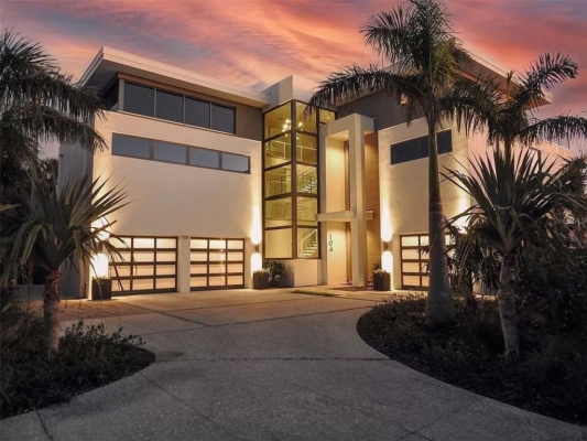 Spectacular $18.8 Million Luxury Coastal Estate in Holmes Beach, Florida