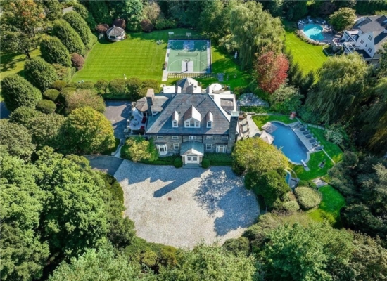 Stone Manor Splendor: Unrivaled Amenities, Character, and Proximity in ...