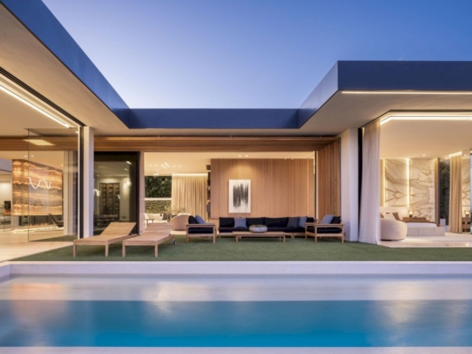 Elegant Luxury Estate in North Vancouver built by Marble Construction