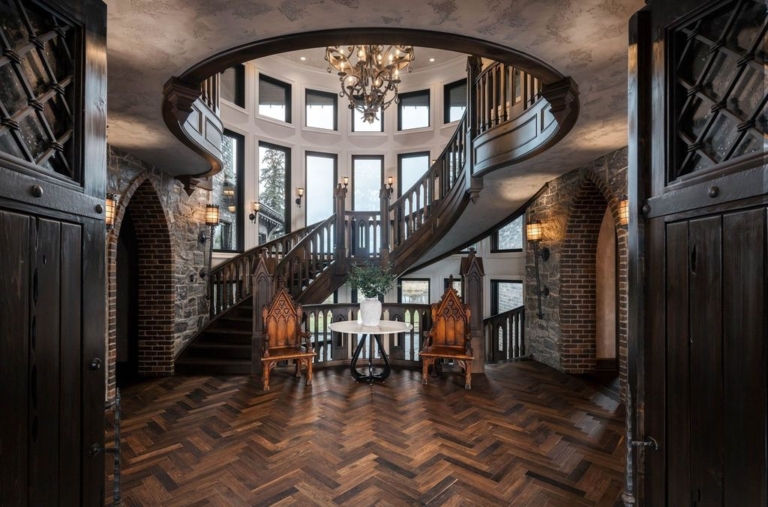 Tannin Manor: Exceptional 28.75-Acre Estate in Canada Asking for C$35 ...