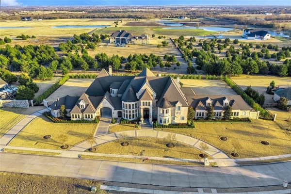 Luxurious Entertainment Oasis on Two Private Acres in Rockwall, Texas