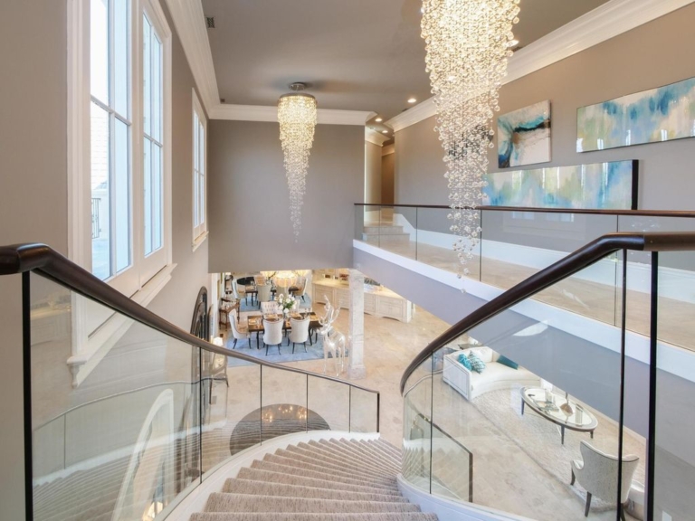 Luxury Living Elevated: Exceptional Bridgemore Estate with Mountain and ...