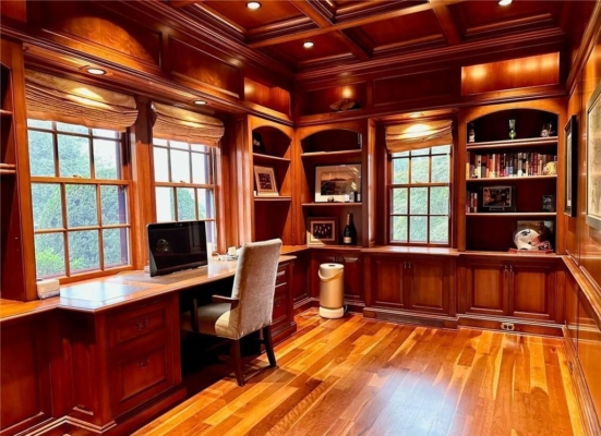 Luxurious Connecticut Residence: Elegance and Craftsmanship Await at $2 ...