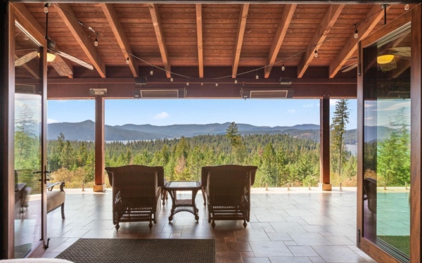 Luxurious Lakeside Living: Custom Home at Gozzer Ranch Golf and Lake ...