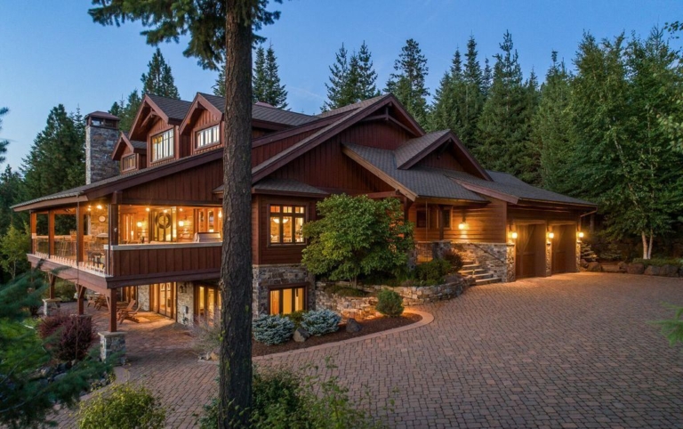 Luxurious Lakeside Living: Custom Home at Gozzer Ranch Golf and Lake ...