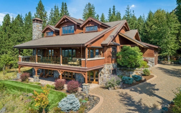 Luxurious Lakeside Living: Custom Home at Gozzer Ranch Golf and Lake ...