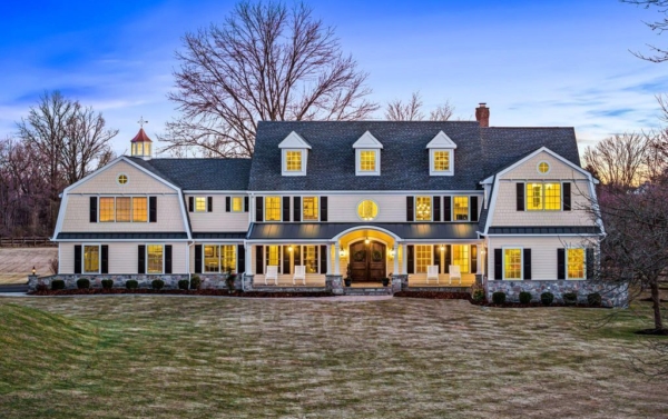Modern Farmhouse meets New England Architecture: Thomas Wagner's ...