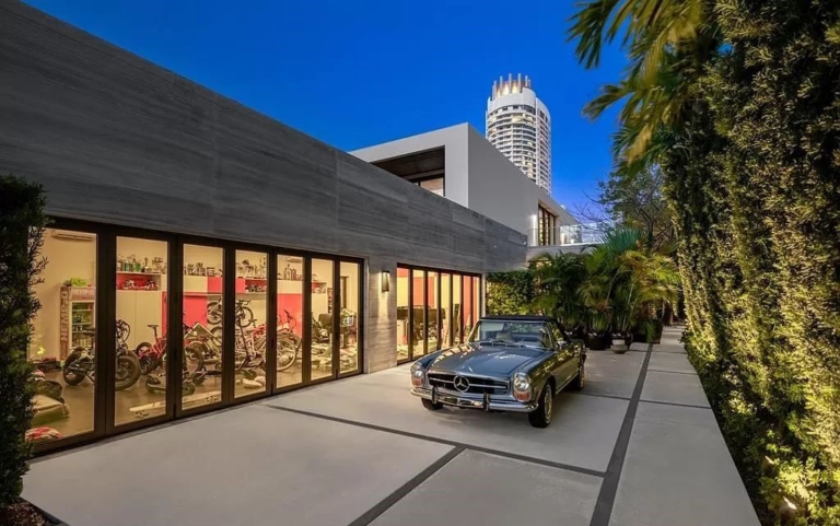 A Rare $40 Million Retreat of Luxury Living and Tranquility on Coveted ...