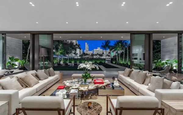 A Rare $40 Million Retreat of Luxury Living and Tranquility on Coveted ...