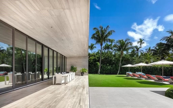 A Rare $40 Million Retreat of Luxury Living and Tranquility on Coveted ...