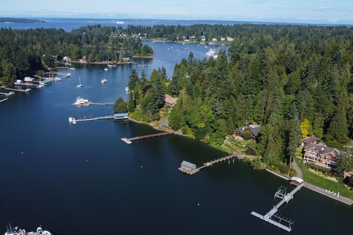 Exclusive Waterfront Haven: Magnificent Retreat in Washington State ...