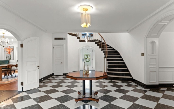 Grandeur Redefined: Magnificent Pennsylvania Manor Hits Market at $3.1 ...