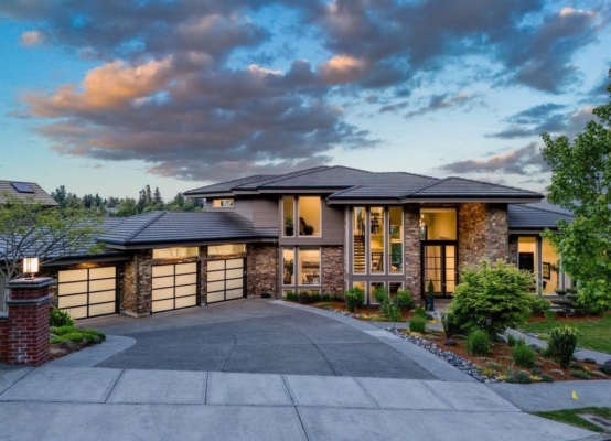 Frank Lloyd Wright-Inspired Masterpiece with Spectacular Mt. Hood Views ...