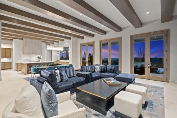 Luxurious Texas Residence by Jauregui Architecture & Construction Hits ...