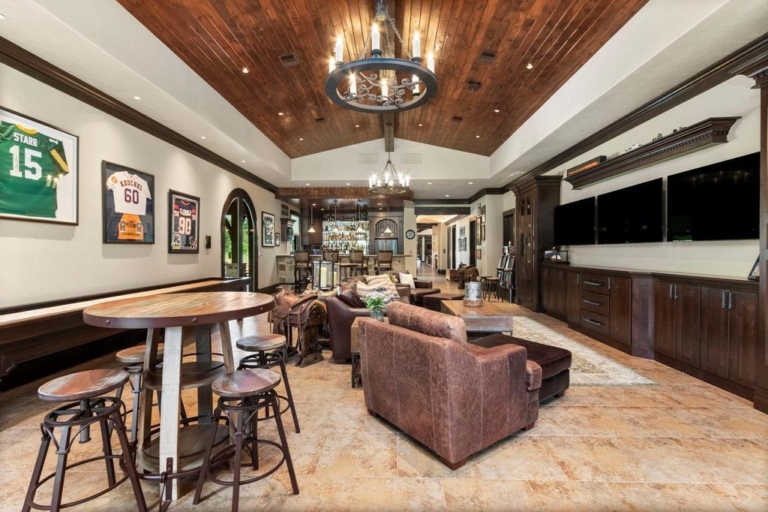 Circle O Farm: 42+ Acres with Modern Luxury Ranch in Texas Listed at ...