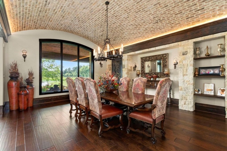 Circle O Farm: 42+ Acres with Modern Luxury Ranch in Texas Listed at ...