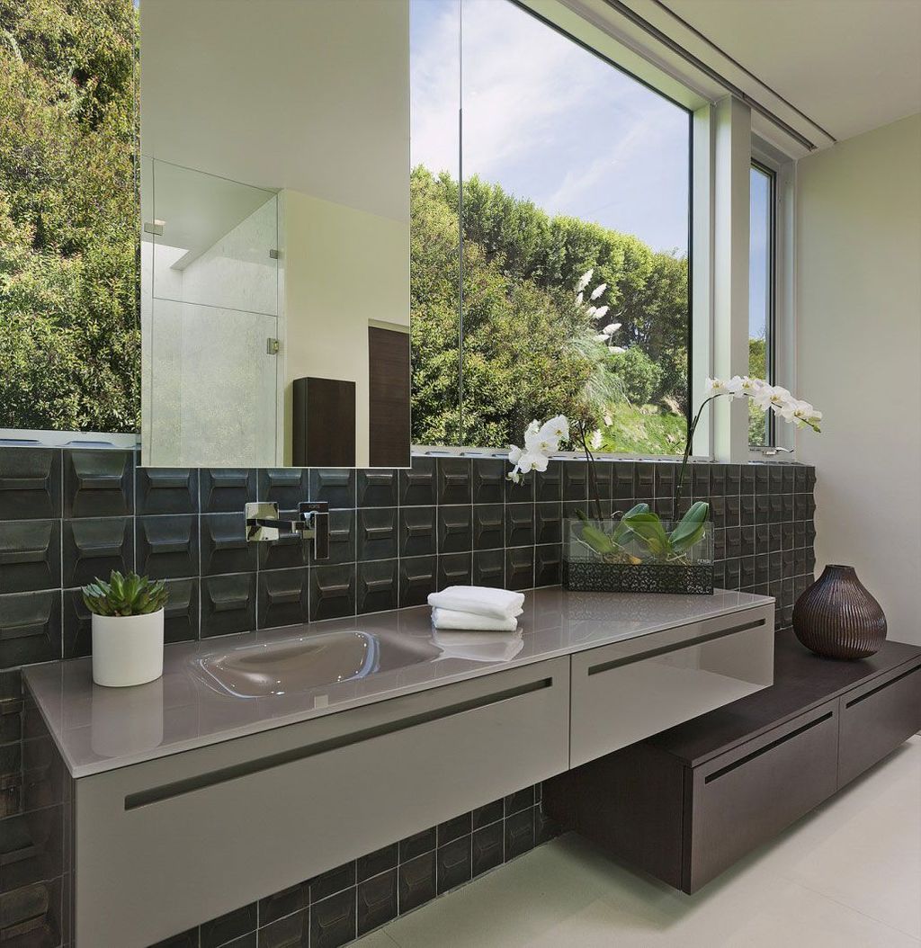 Sarbonne I House, an Urban Oasis in CA by McClean Design