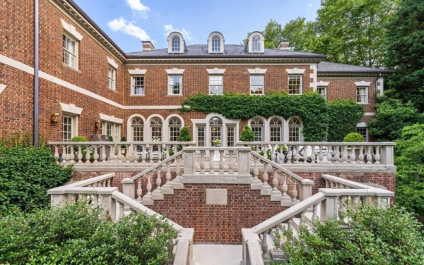 Elegant Georgian Masterpiece: Virginia Estate Showcases Timeless Design ...