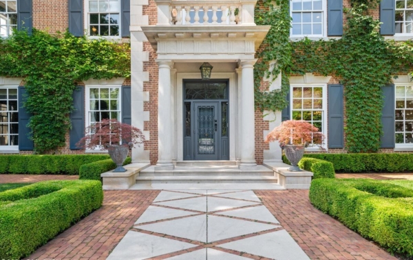 Parish Hadley Perfection: Elegance and Exclusivity in Connecticut's ...