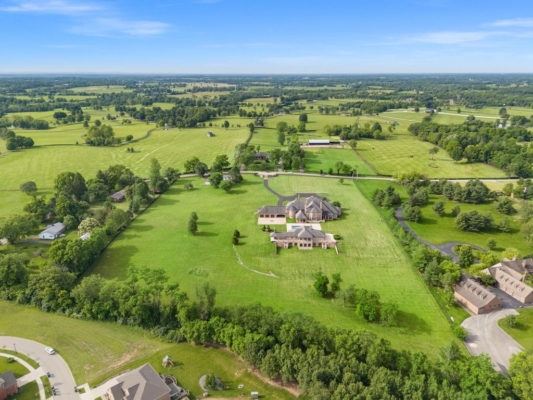 A Luxurious 10-Acre Estate in Lexington, Kentucky: A True Masterpiece Asking for $6 Million