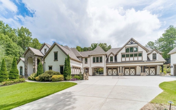 Extraordinary 10-Acre Estate in Georgia Blending Luxury and Comfort for ...