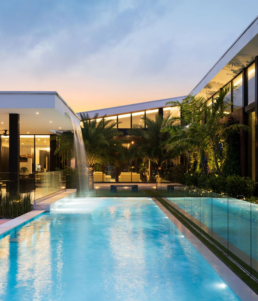 Zam Residence in Florida by SDH Studio Architecture + Design