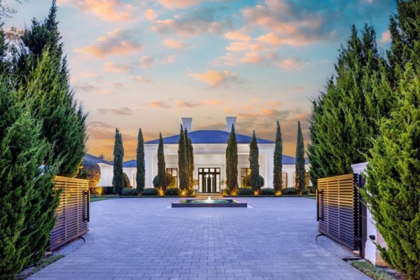 $24 Million Luxurious Lakefront Estate in Exclusive Stone Creek Ranch ...