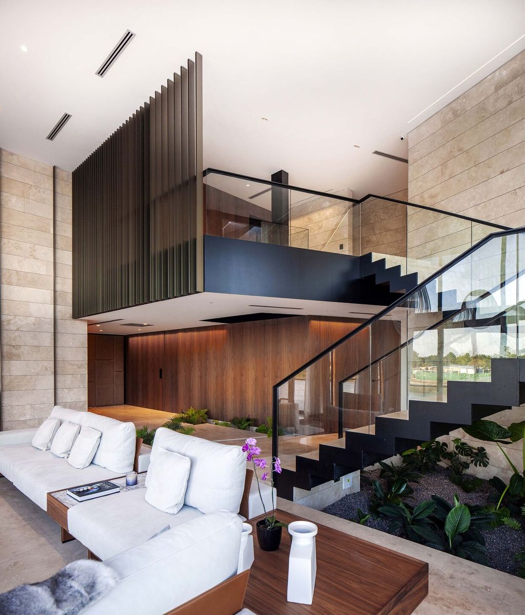 Sena House, Haven of Modern Elegance by REMY Architects